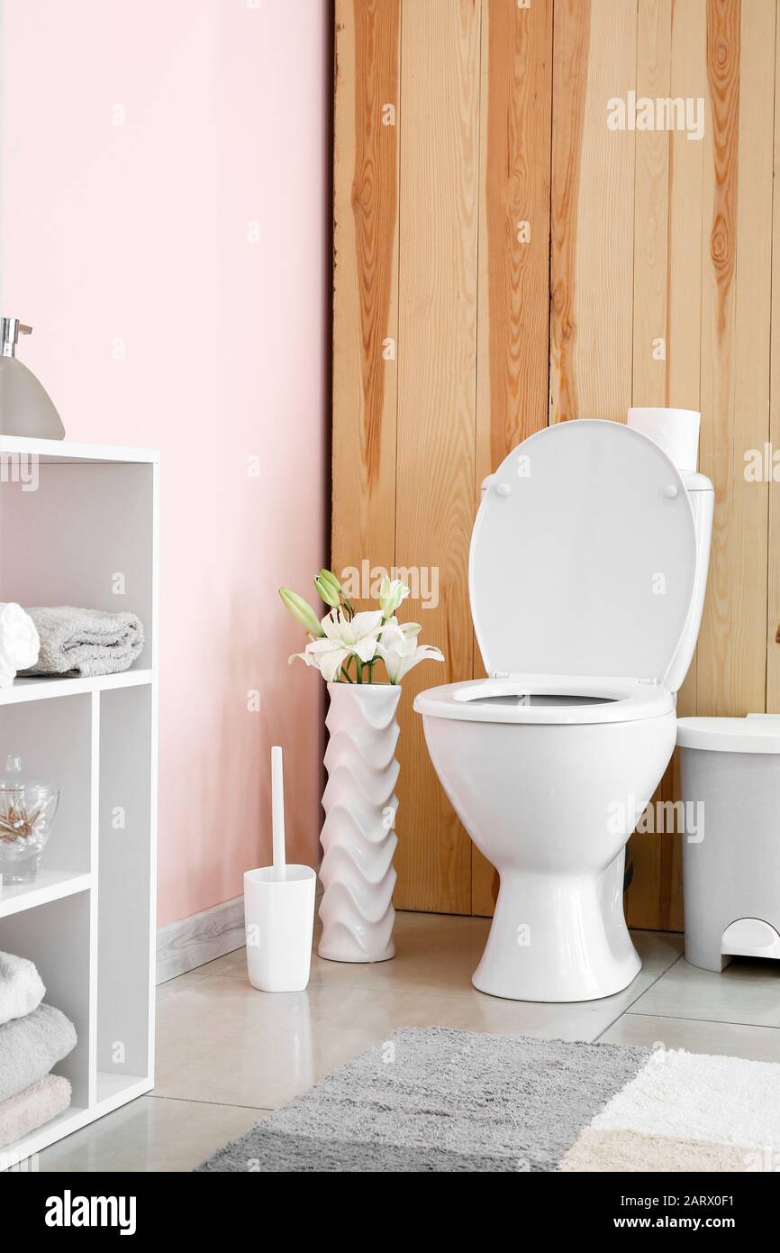 Interior of clean modern bathroom Stock Photo - Alamy