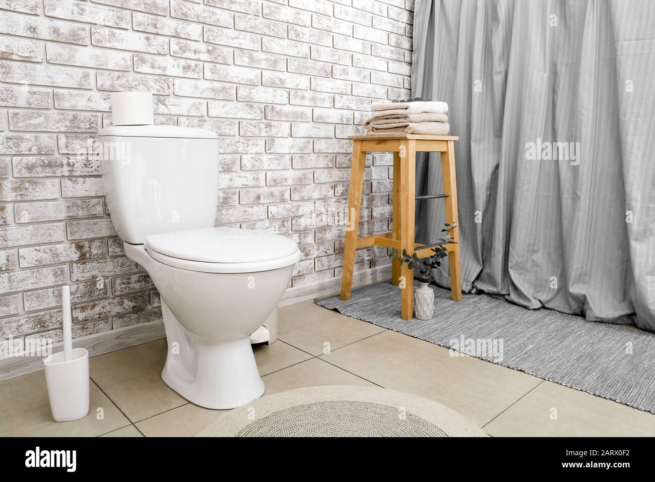 Interior of clean modern bathroom Stock Photo - Alamy