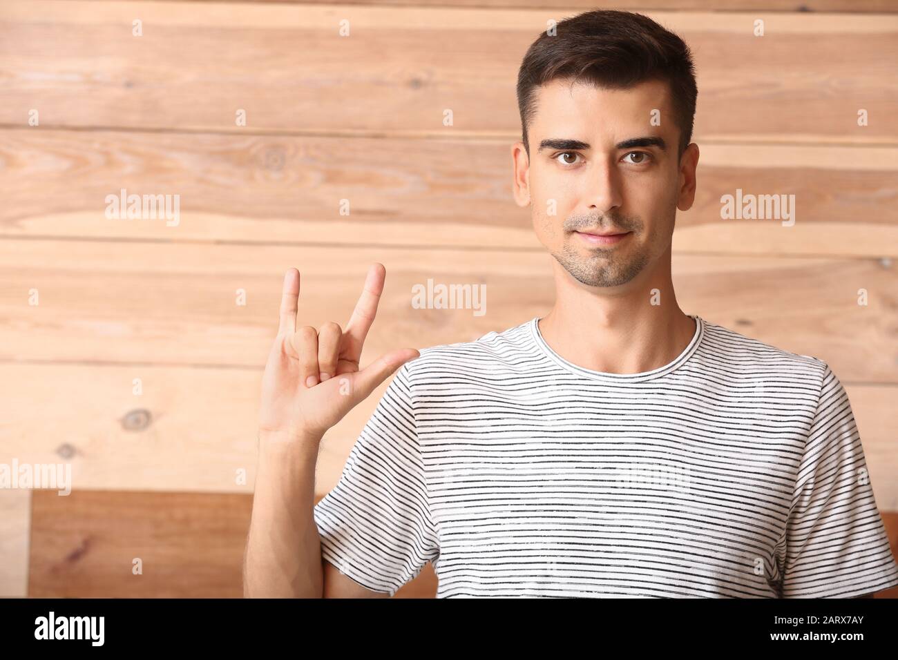 Man deaf sign language hi-res stock photography and images - Alamy