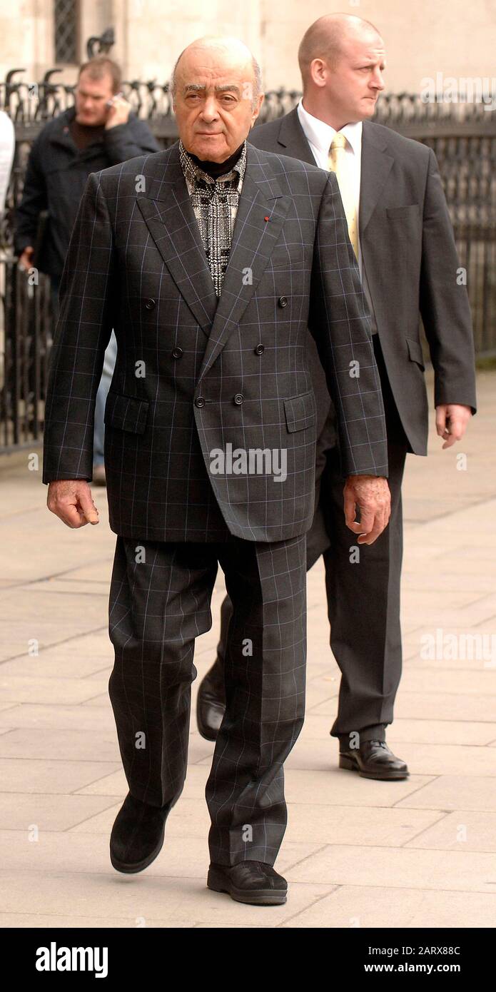 Bodyguards paris hi-res stock photography and images - Alamy