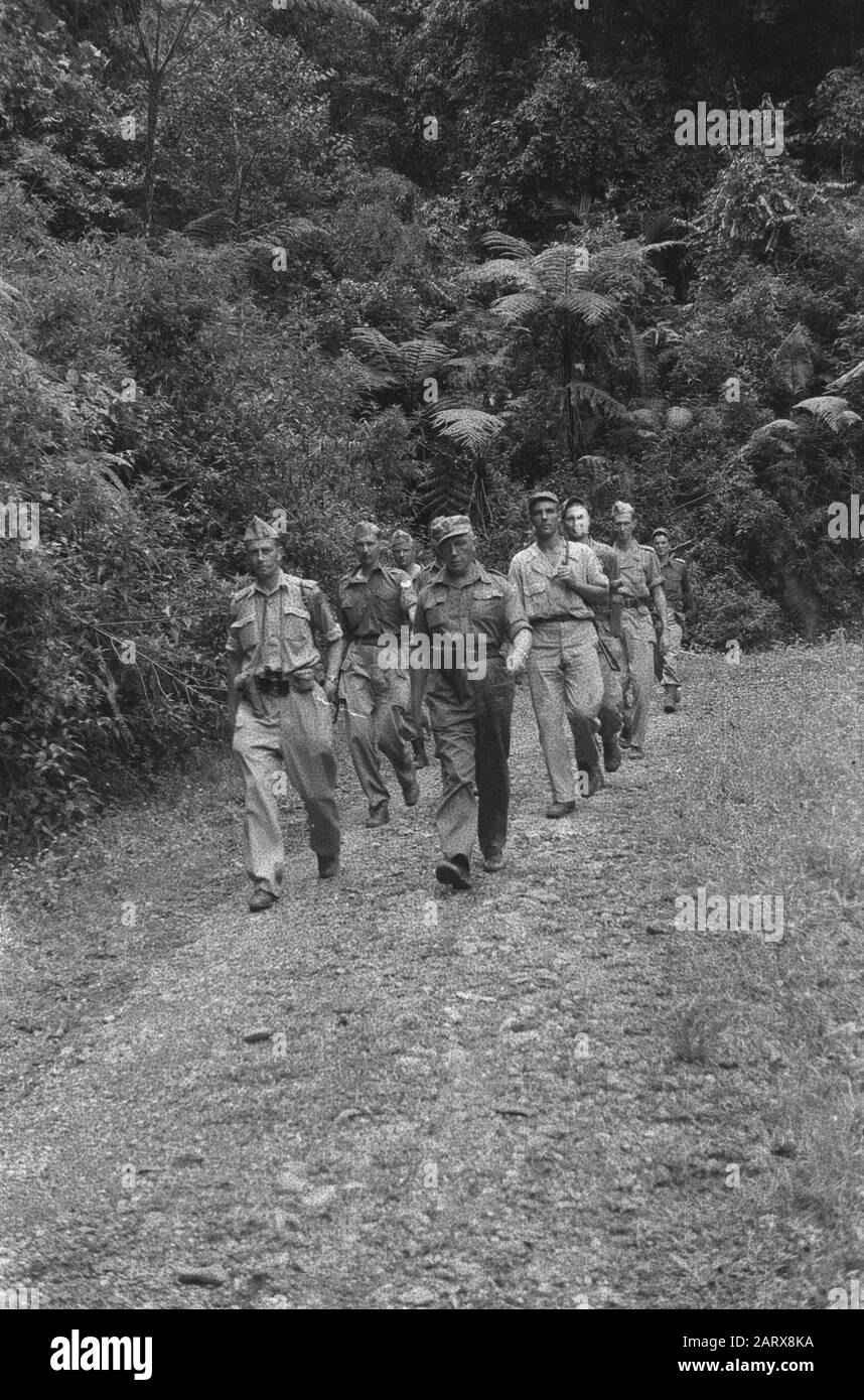 Chinese colonel hi-res stock photography and images - Alamy