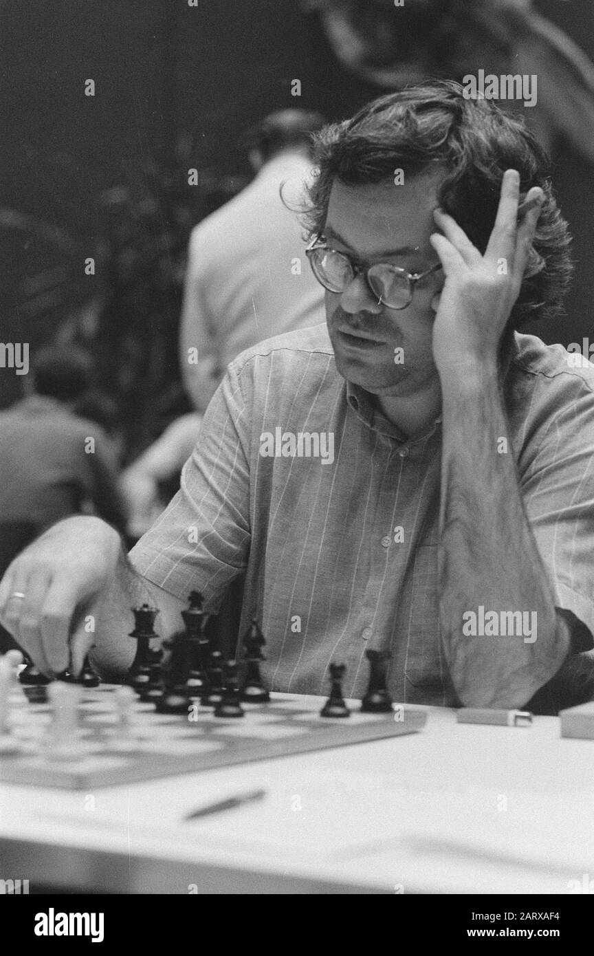 1986 chess championship hi-res stock photography and images - Alamy
