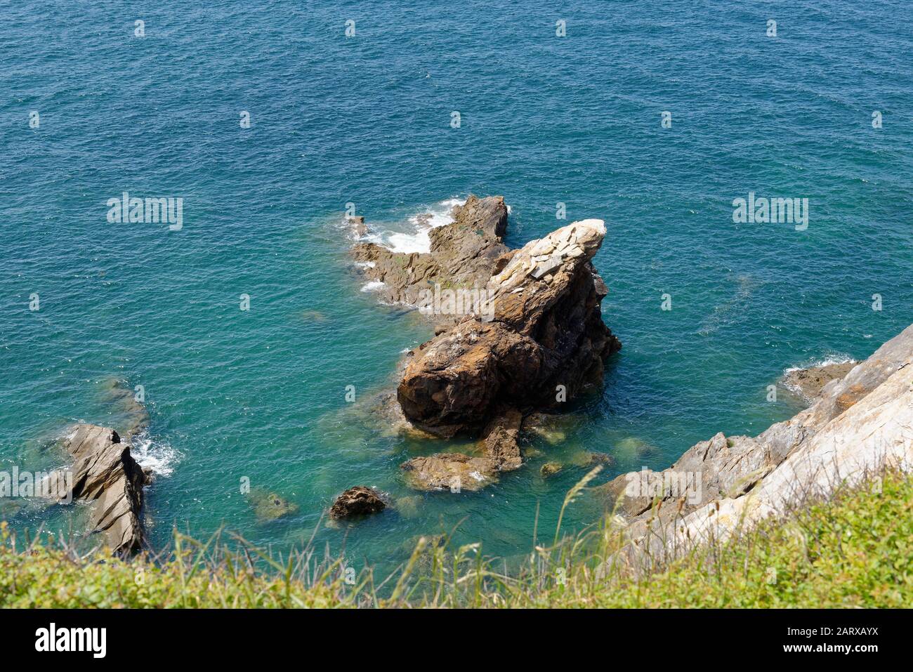 Rocks below Rillage Point, Hele Bay, Ilfracombe, North Devon Coast ...