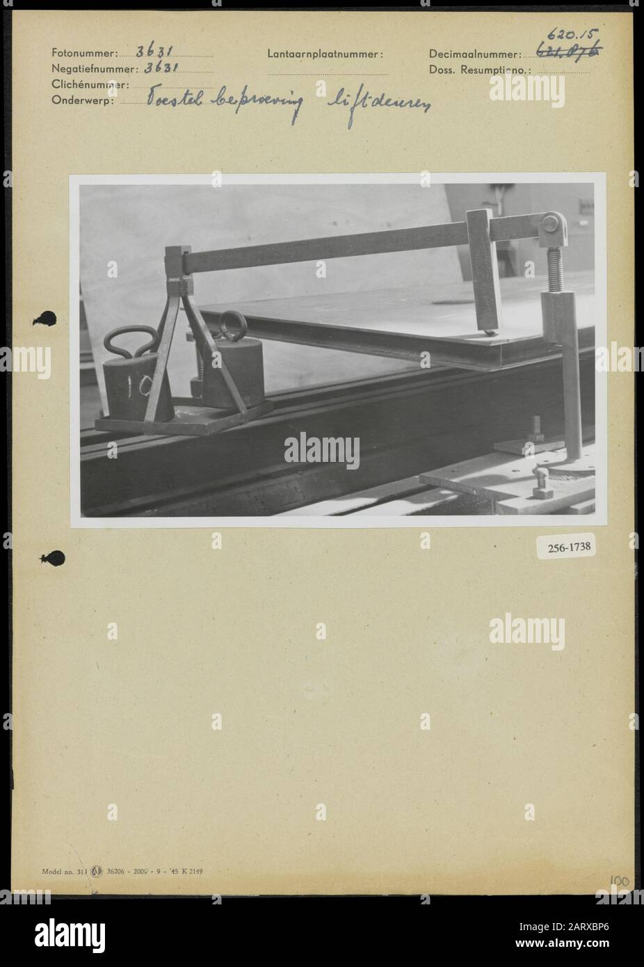 Lift doors Device for testing [test] of lift doors Date: May 1952 ...