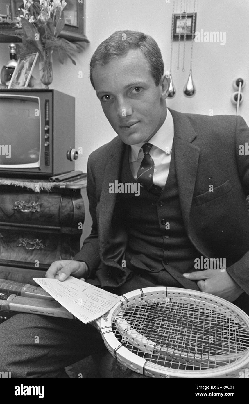 Tom Okker in military service, here he shows his call for service Date ...