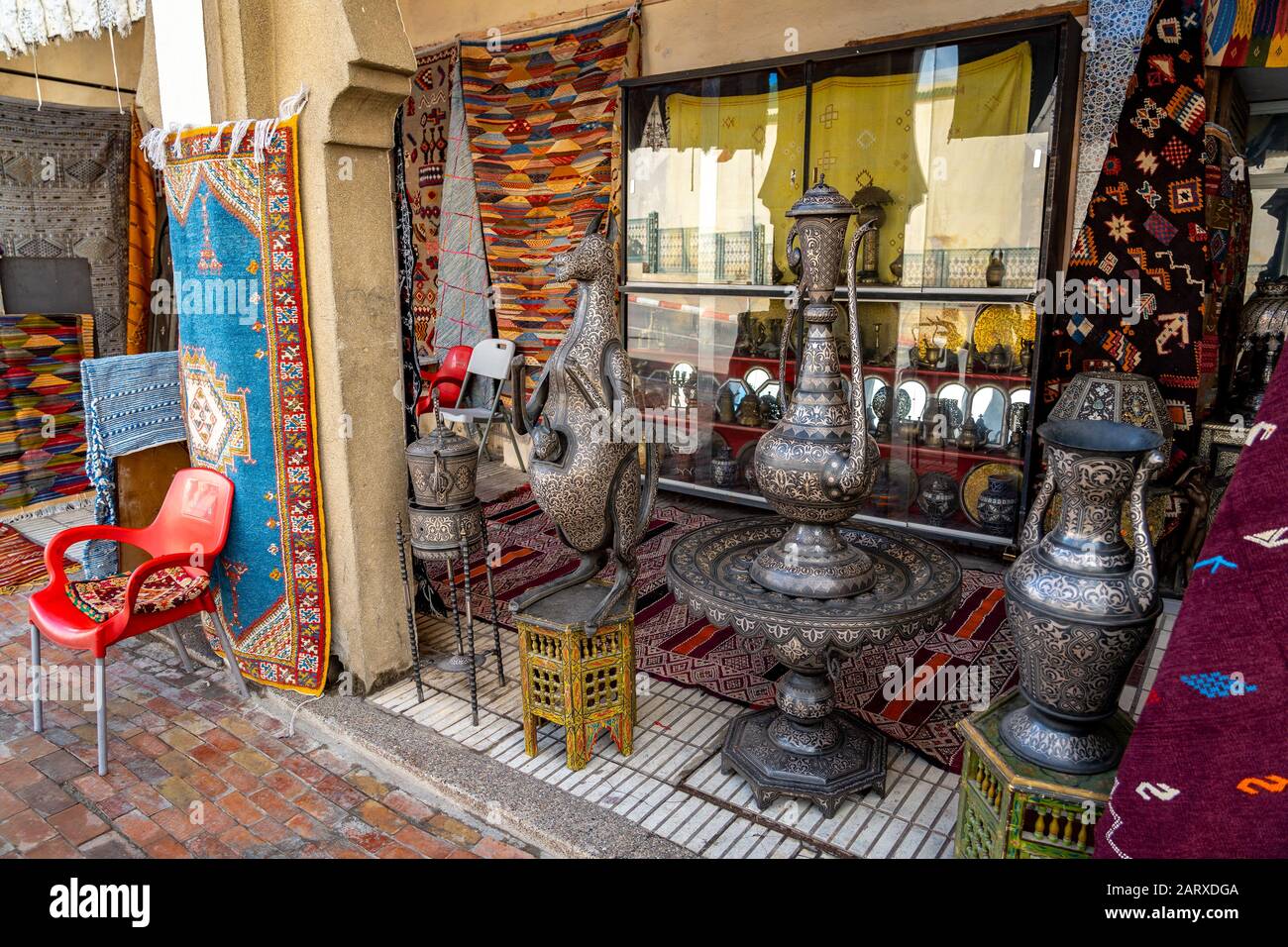Metal carving hi-res stock photography and images - Alamy
