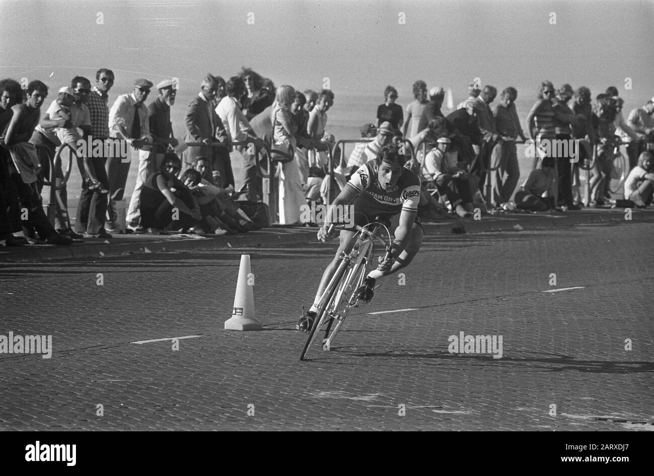 Number 23 guimard hi-res stock photography and images - Alamy