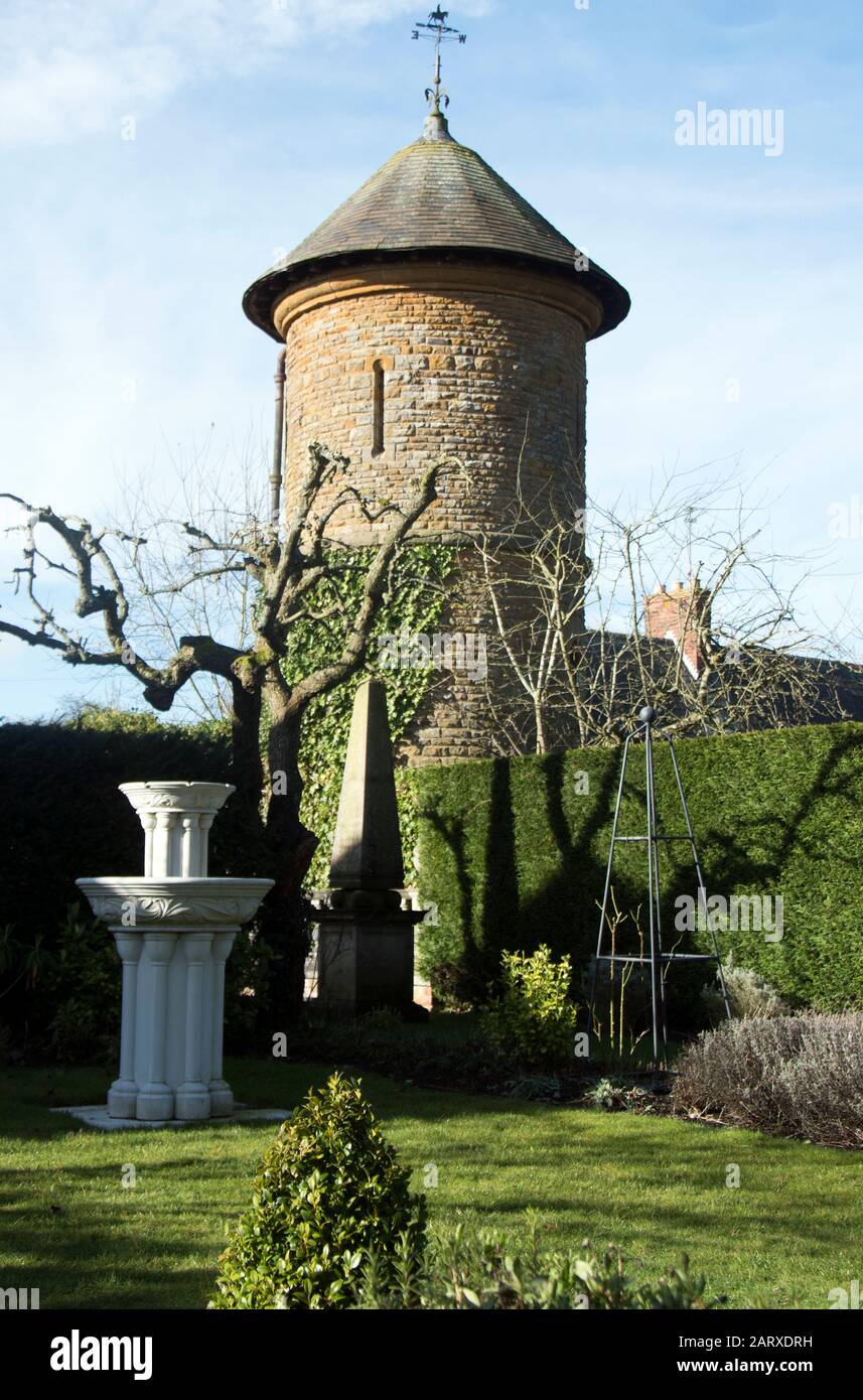 Haddonstone hi-res stock photography and images - Alamy