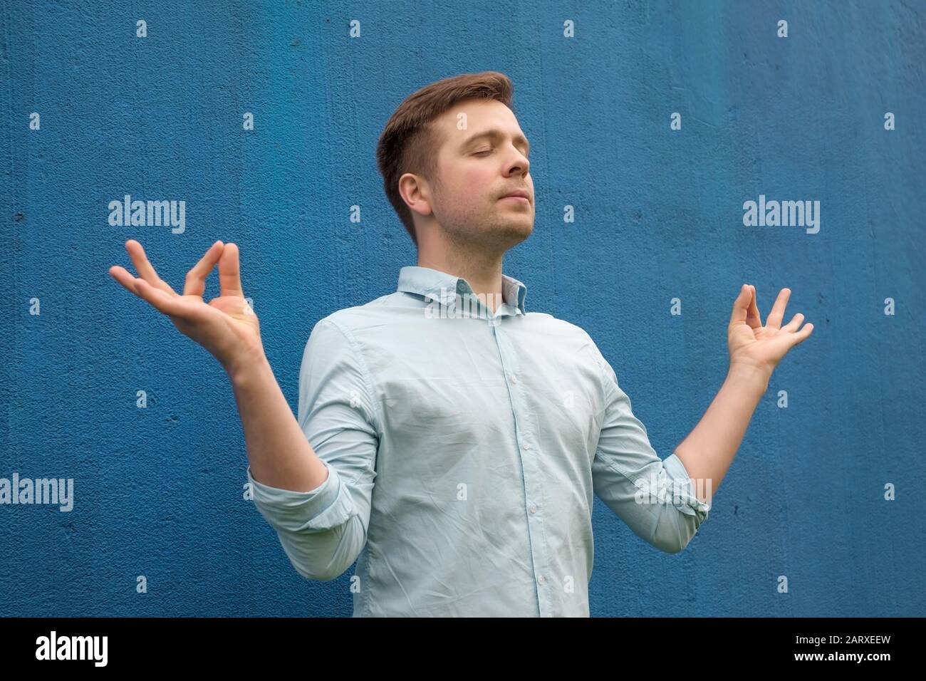 Zen position hi-res stock photography and images - Alamy