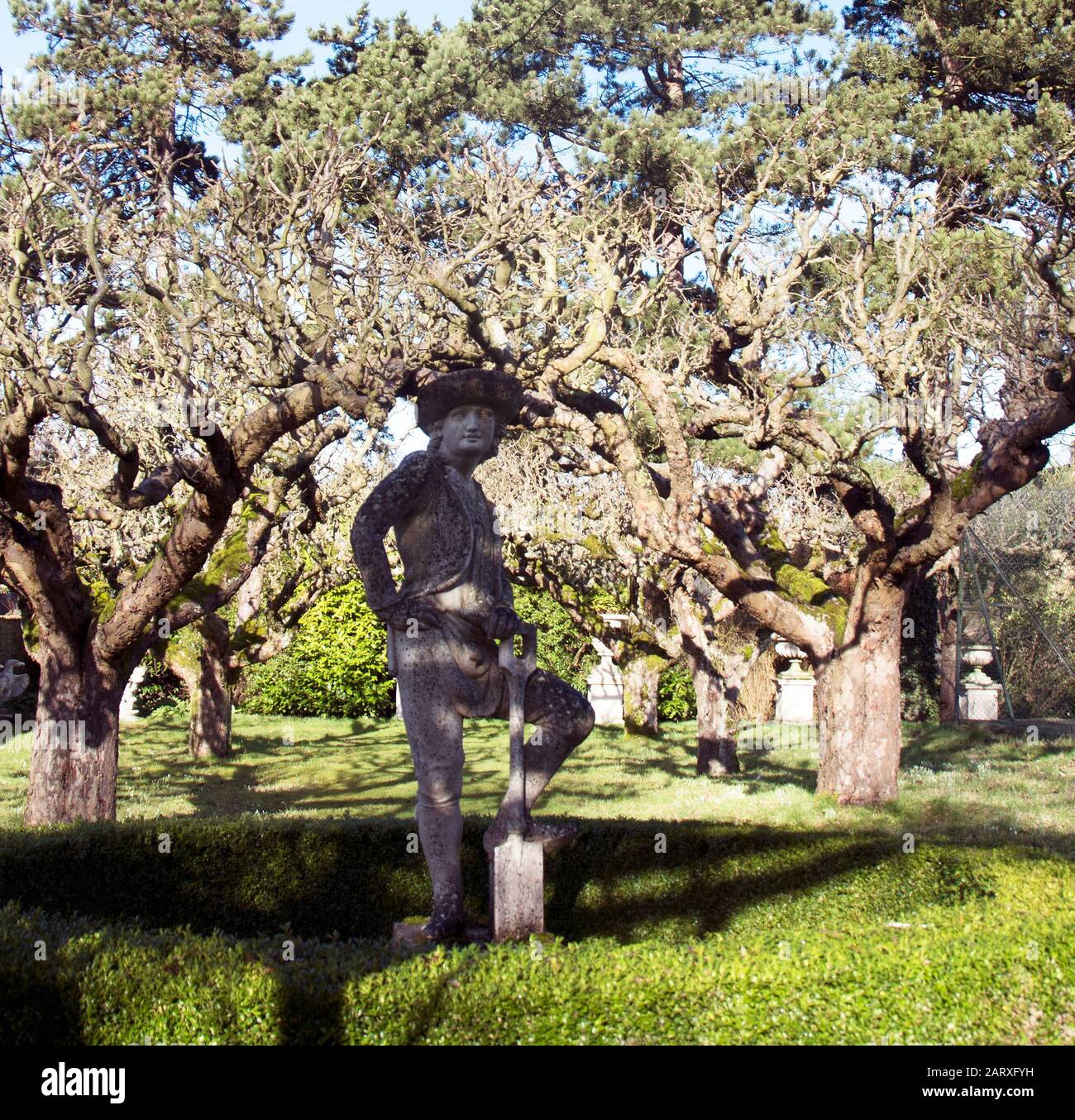 Haddonstone hi-res stock photography and images - Alamy