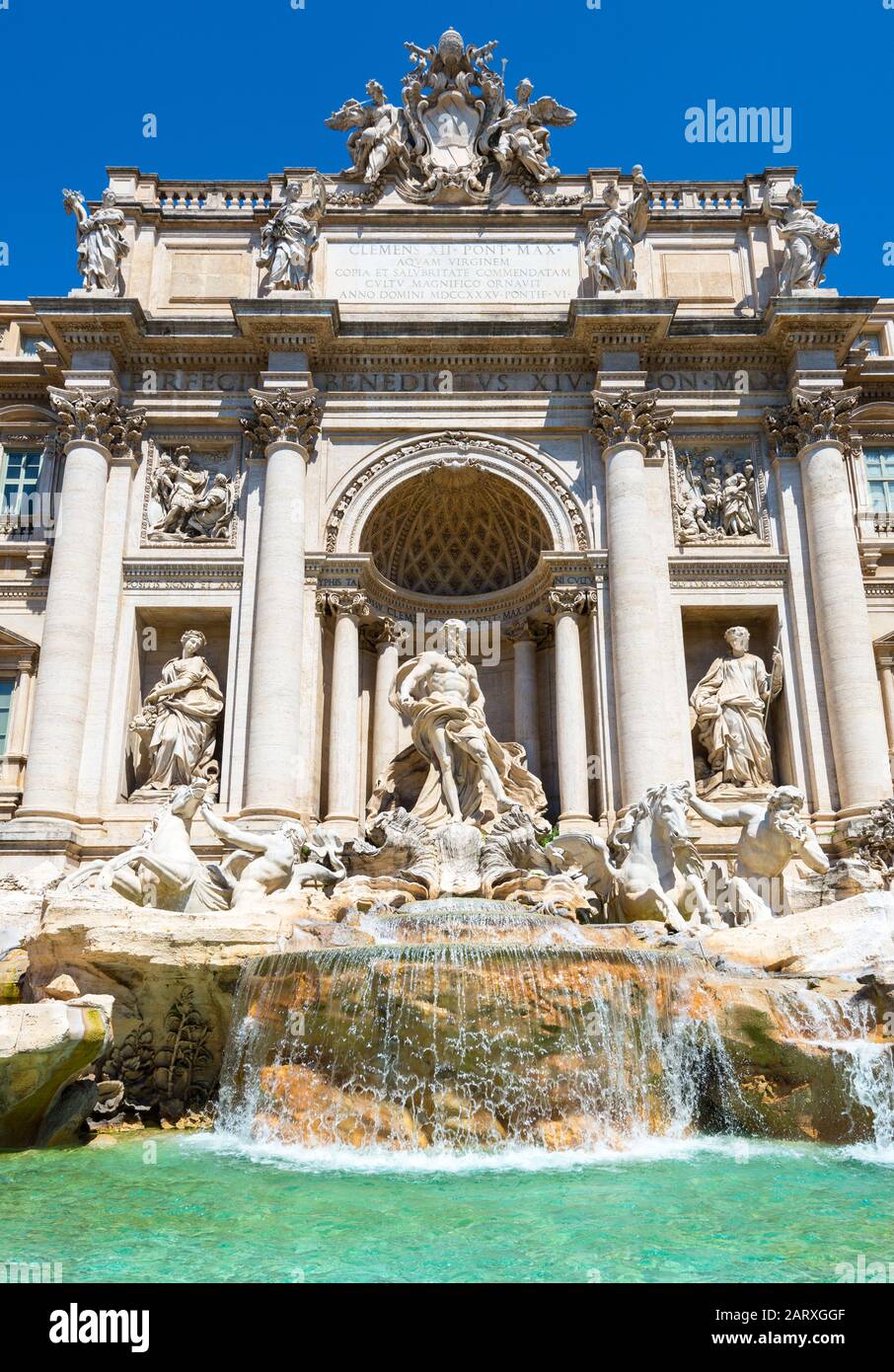 Trevi fountain rome italy vertical hi-res stock photography and images ...