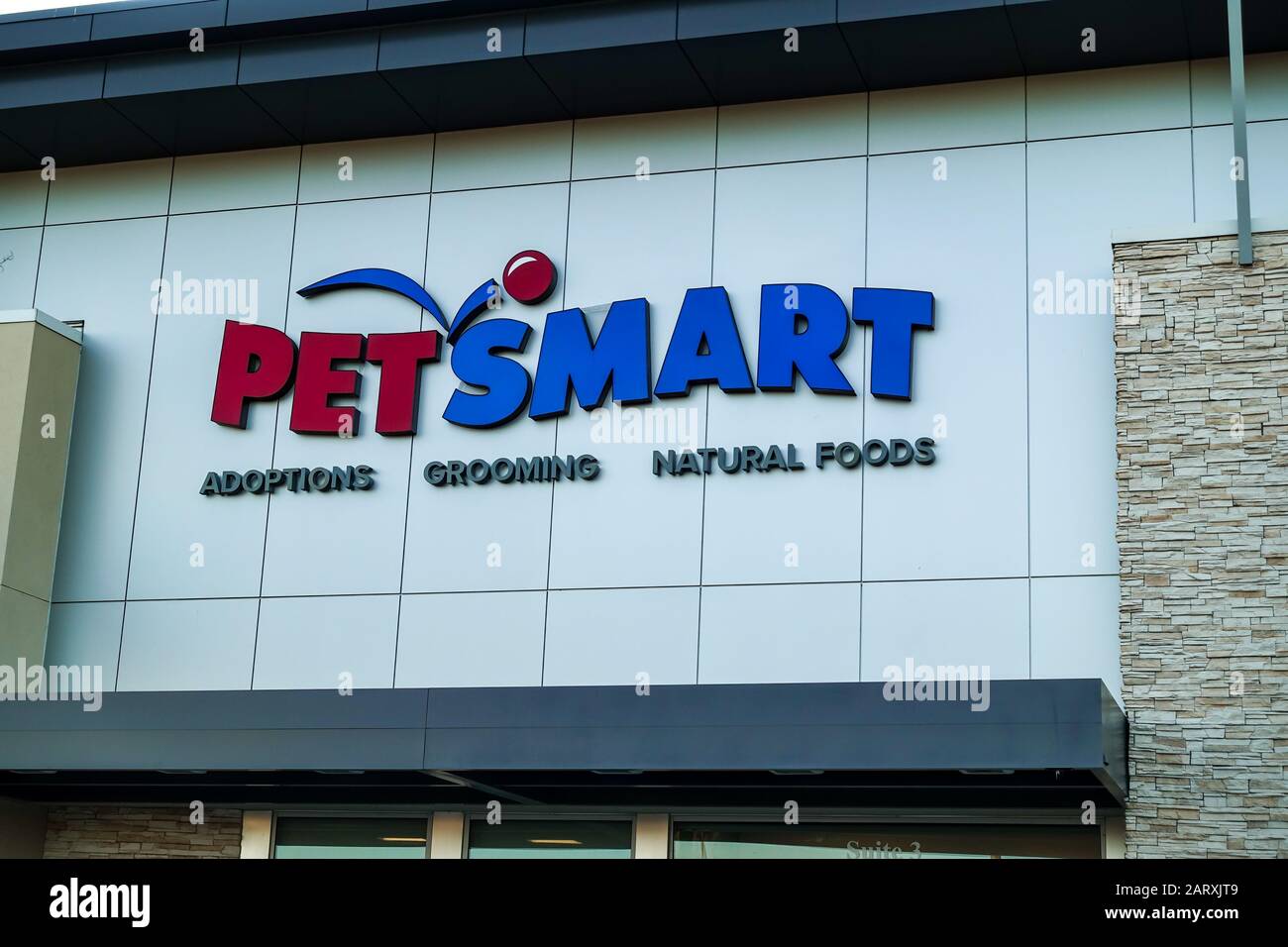 Orlando, FL/USA-1/29/20: A view of the storefront of Petsmart. PetSmart ...
