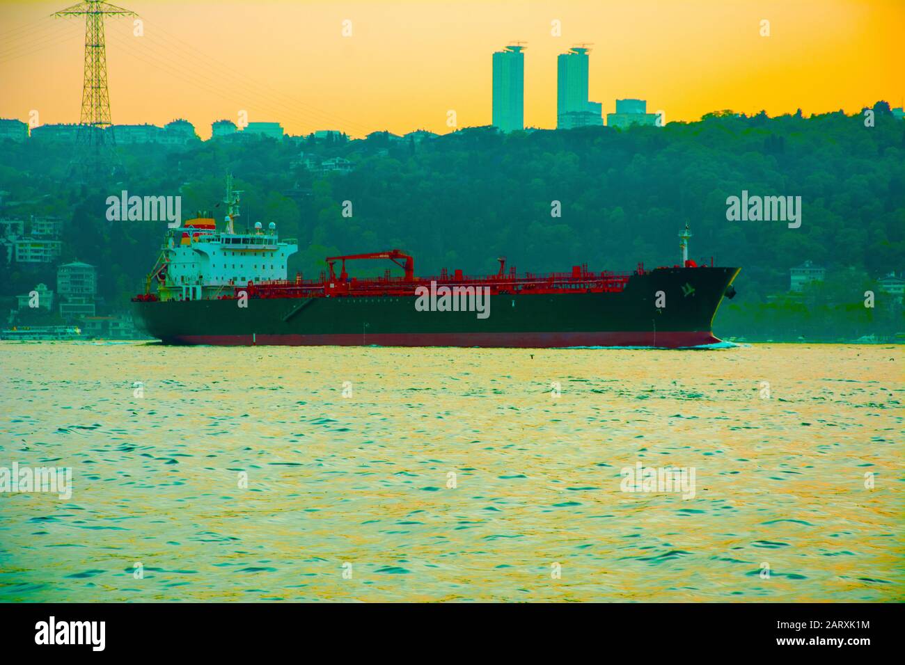Shipping container activity hi-res stock photography and images - Alamy