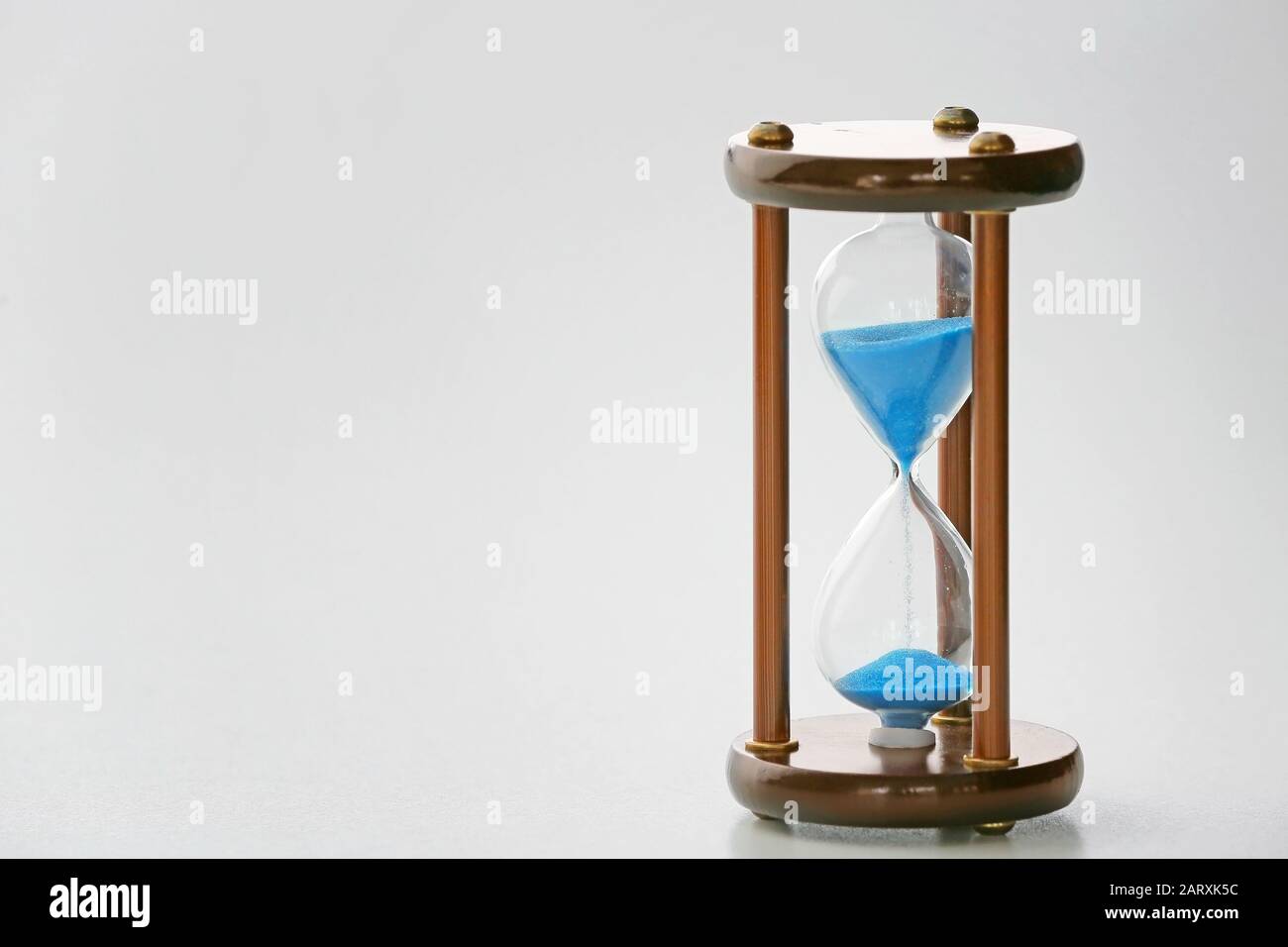 Hourglass of light hi-res stock photography and images - Alamy