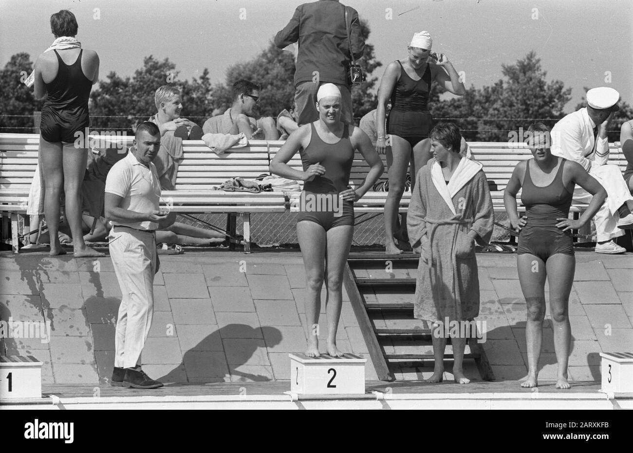 Training Dutch swimming team Date: August 14, 1962 Keywords: swimming ...