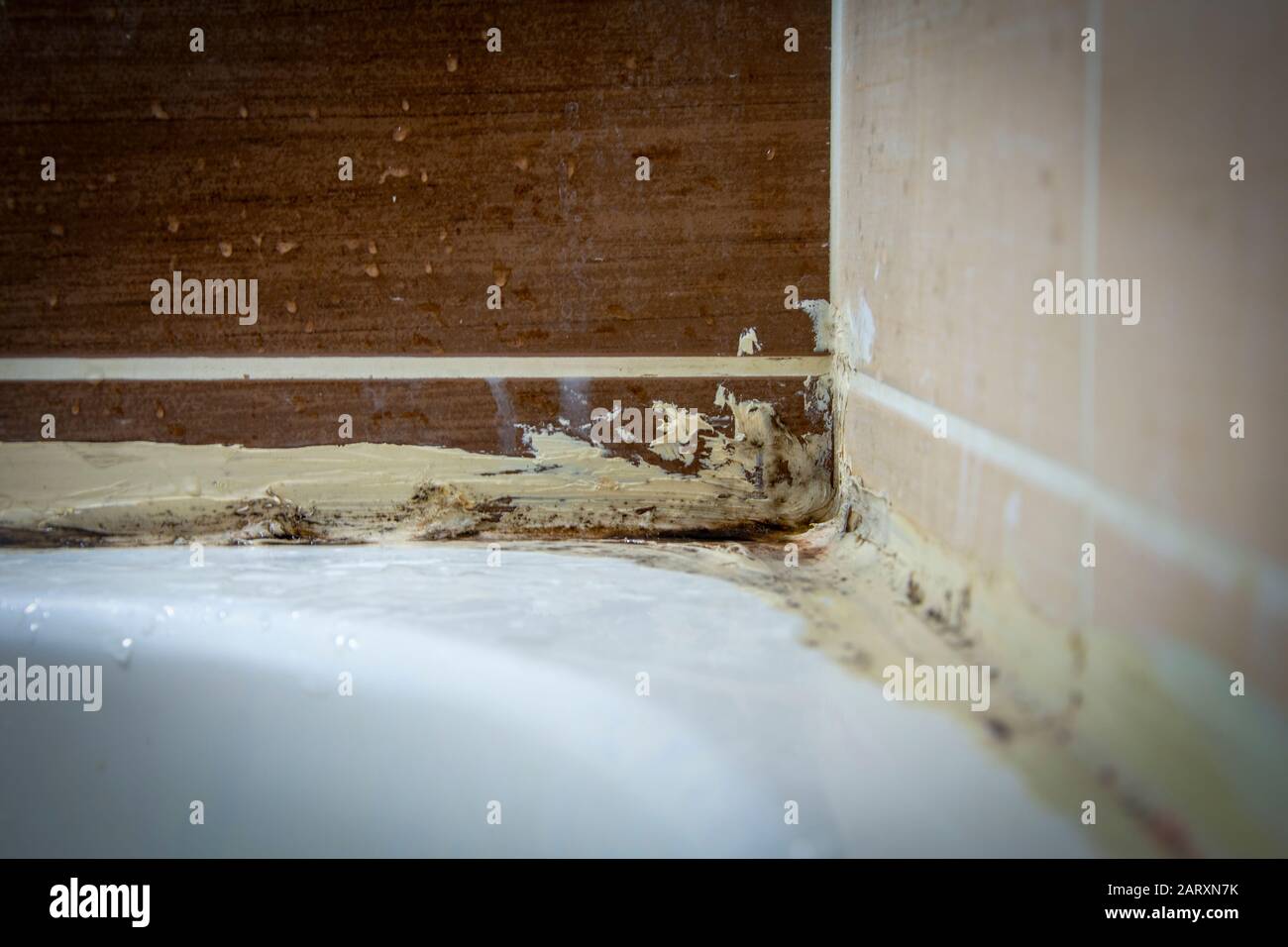 Dirty shower hi-res stock photography and images - Alamy