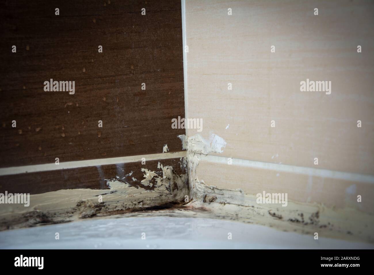 Dirty shower hi-res stock photography and images - Alamy