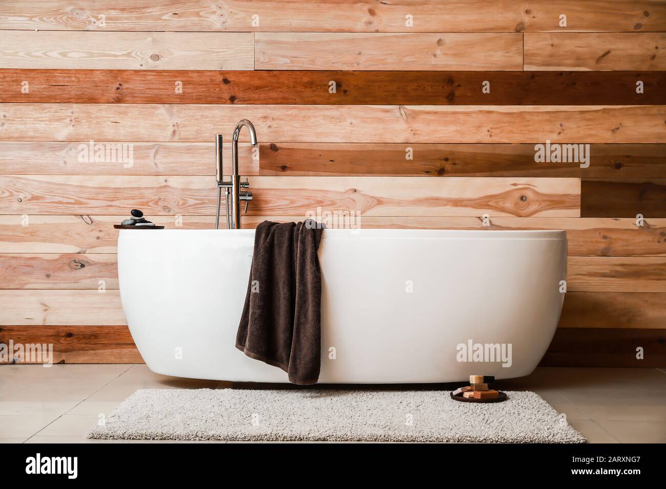 Interior of modern comfortable bathroom Stock Photo - Alamy