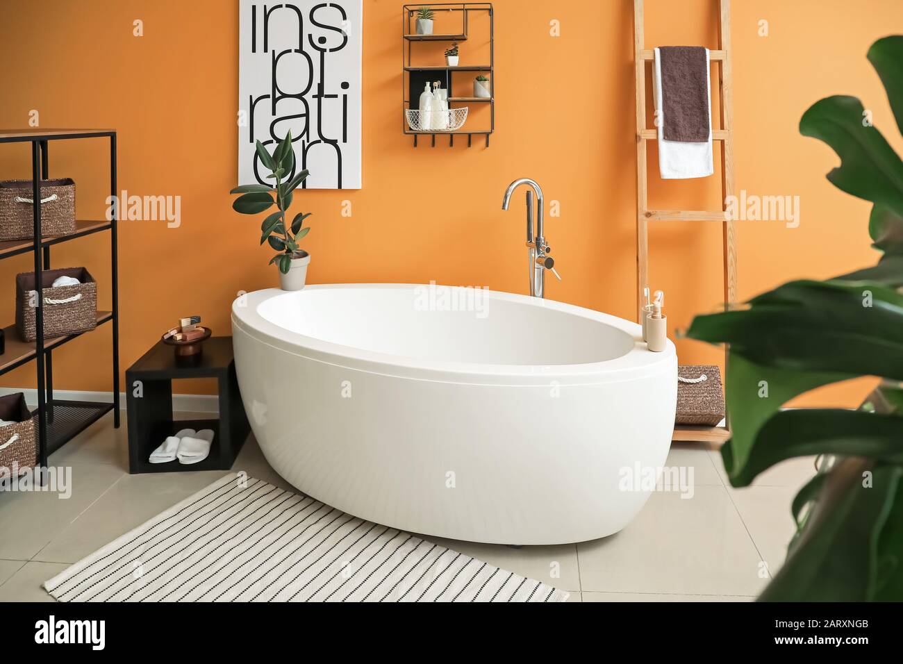 Interior of modern comfortable bathroom Stock Photo - Alamy