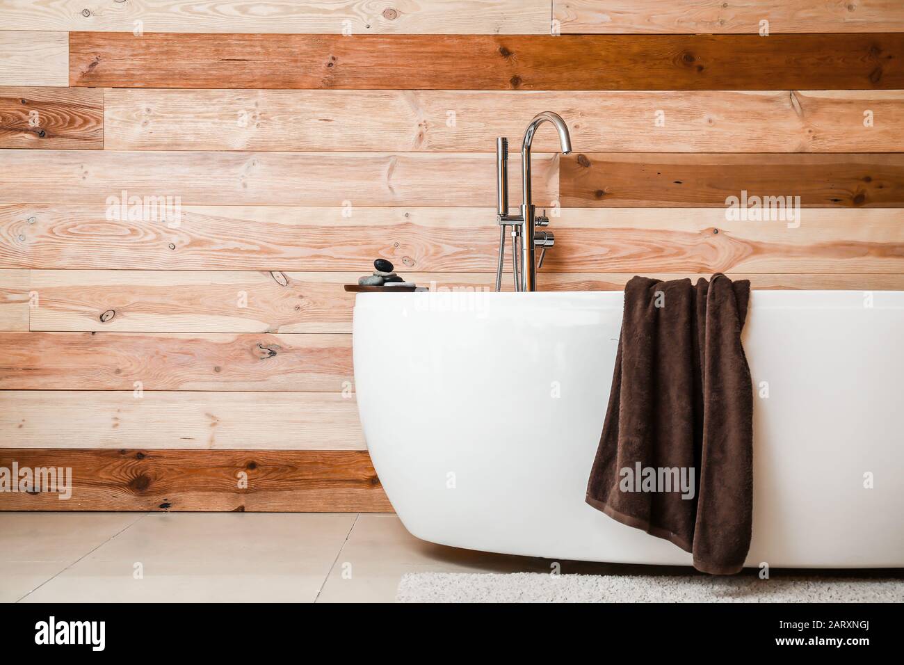 Interior of modern comfortable bathroom Stock Photo - Alamy