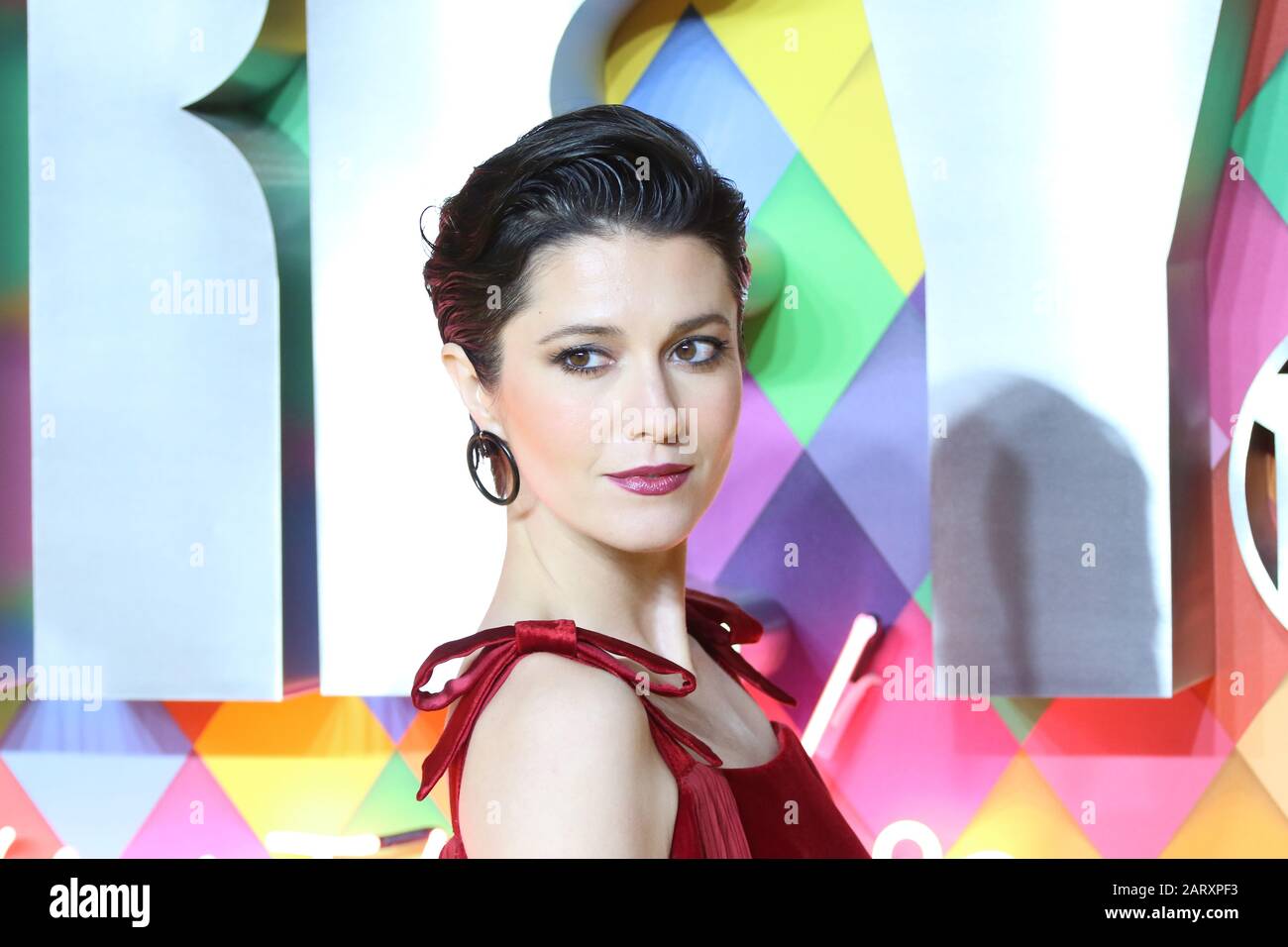 Mary elizabeth winstead birds of prey hi-res stock photography and ...