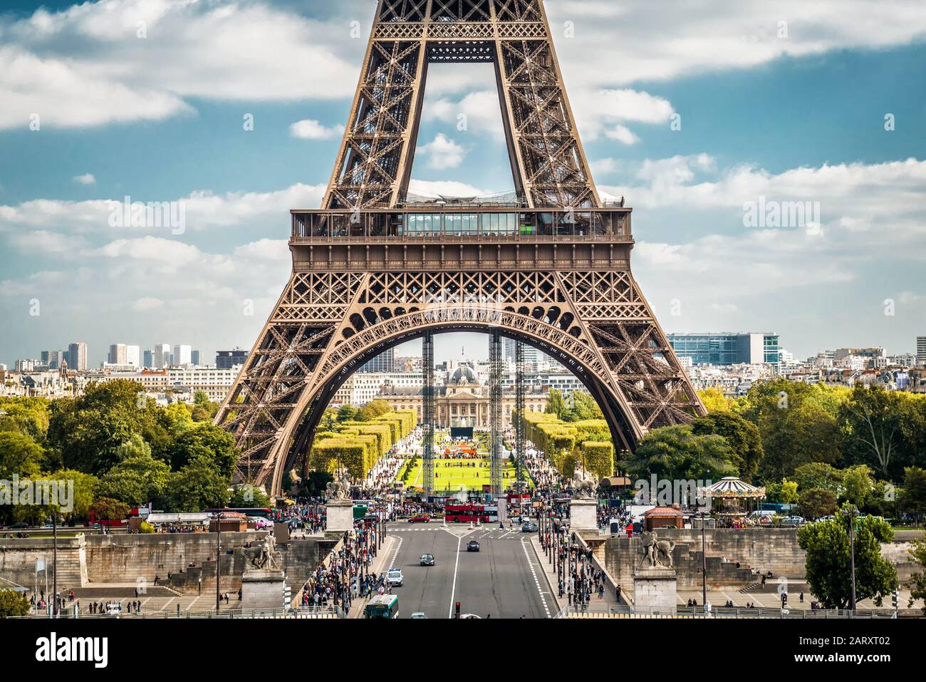 Eiffel tower street view hi-res stock photography and images - Alamy