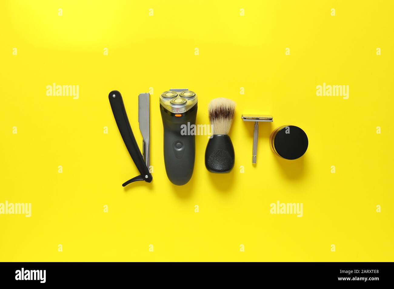 Set for male shaving on color background Stock Photo - Alamy