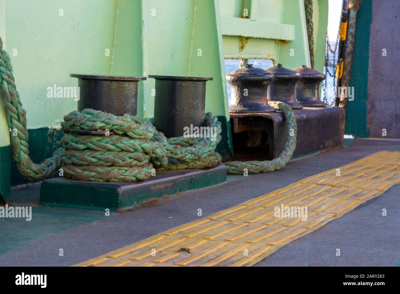 Bollards and rope Stock Photo - Alamy