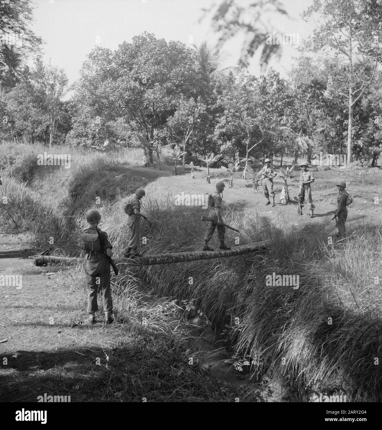 L two hi-res stock photography and images - Alamy