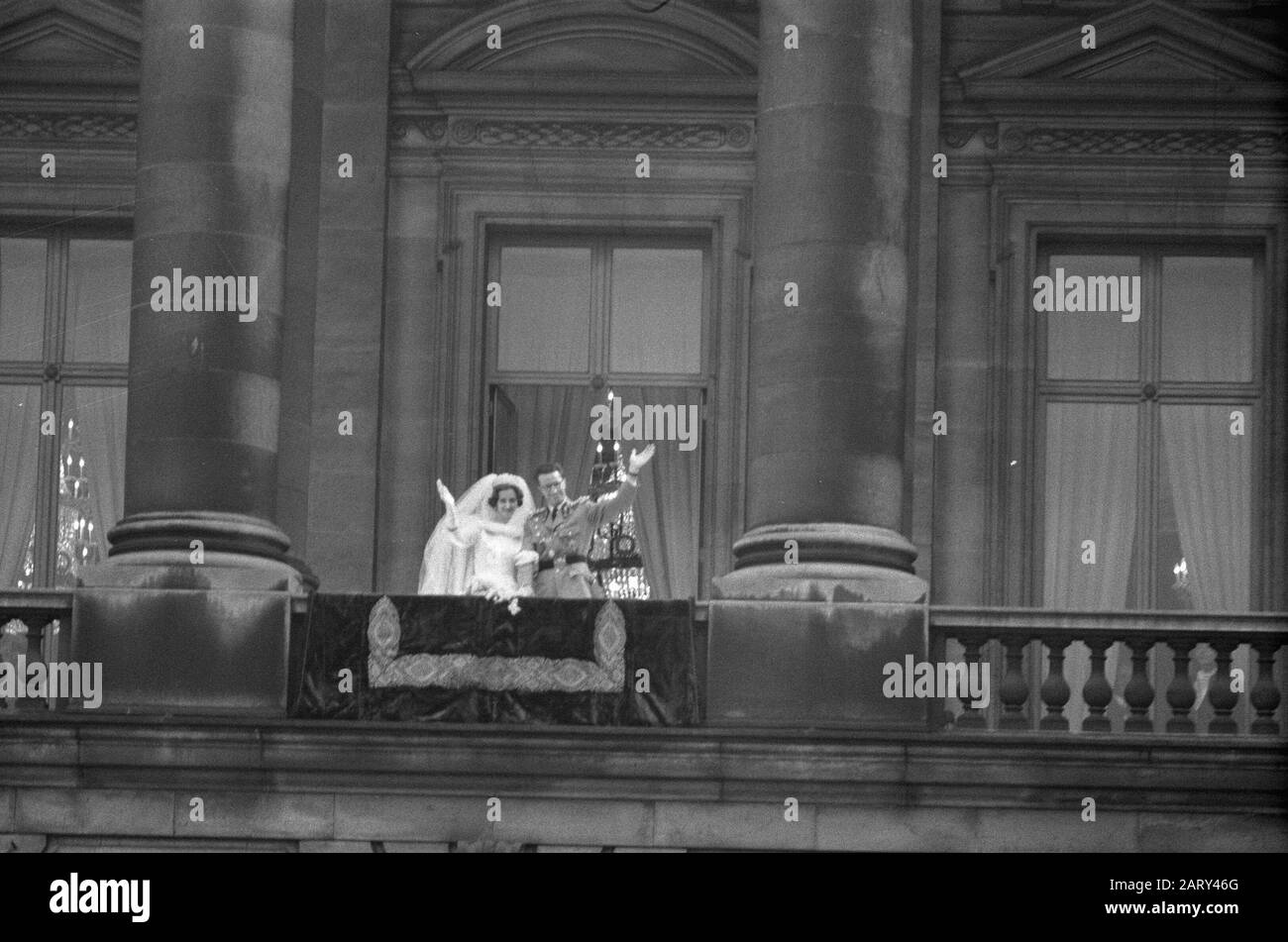 Royal wedding in Brussels, Boudewijn and Fabiola on the balcony Date ...