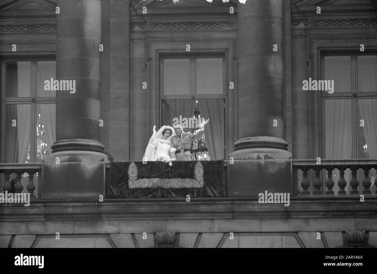 Royal wedding in Brussels, Boudewijn and Fabiola on the balcony Date ...