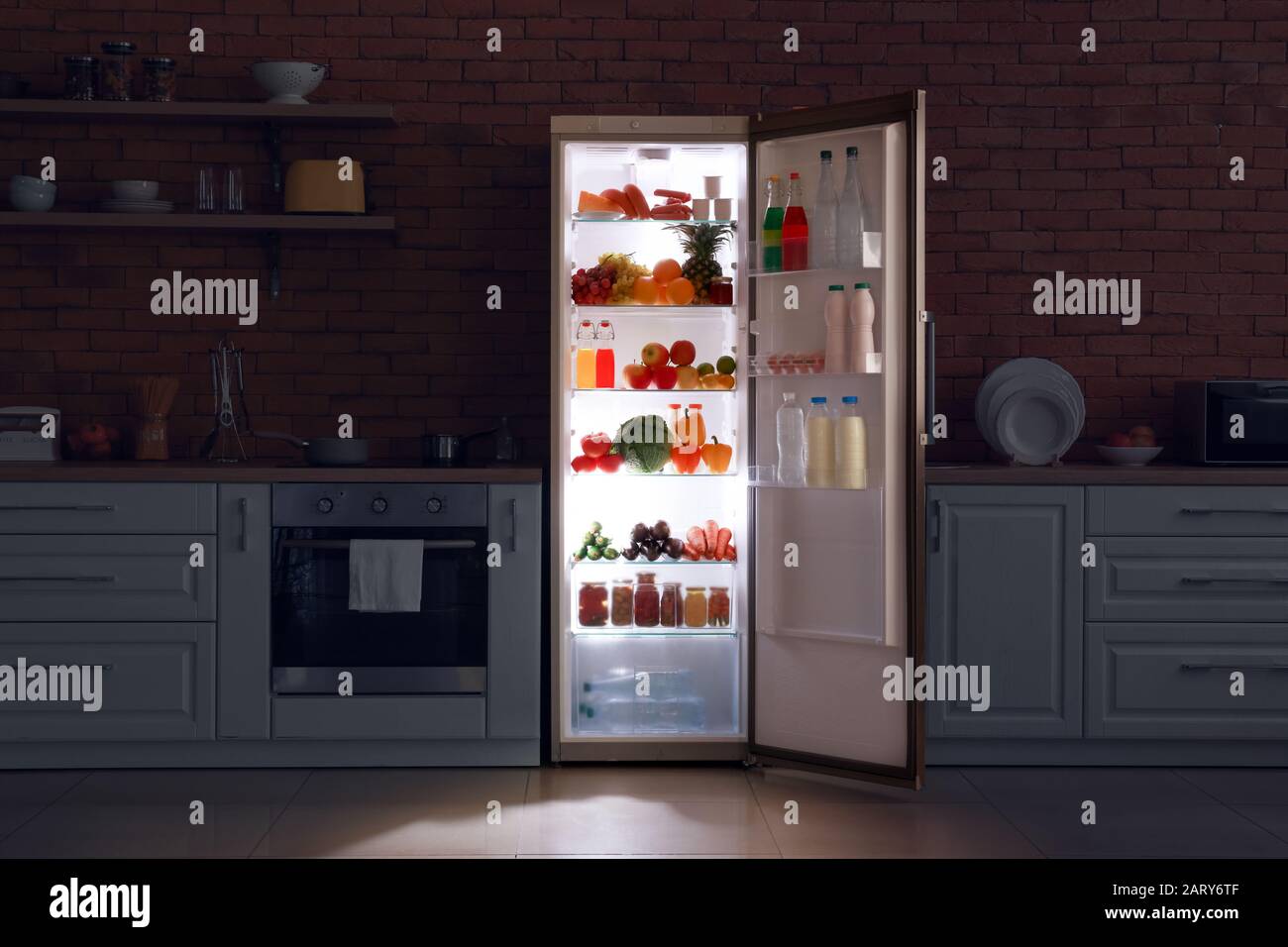Kitchen open late hi-res stock photography and images - Alamy