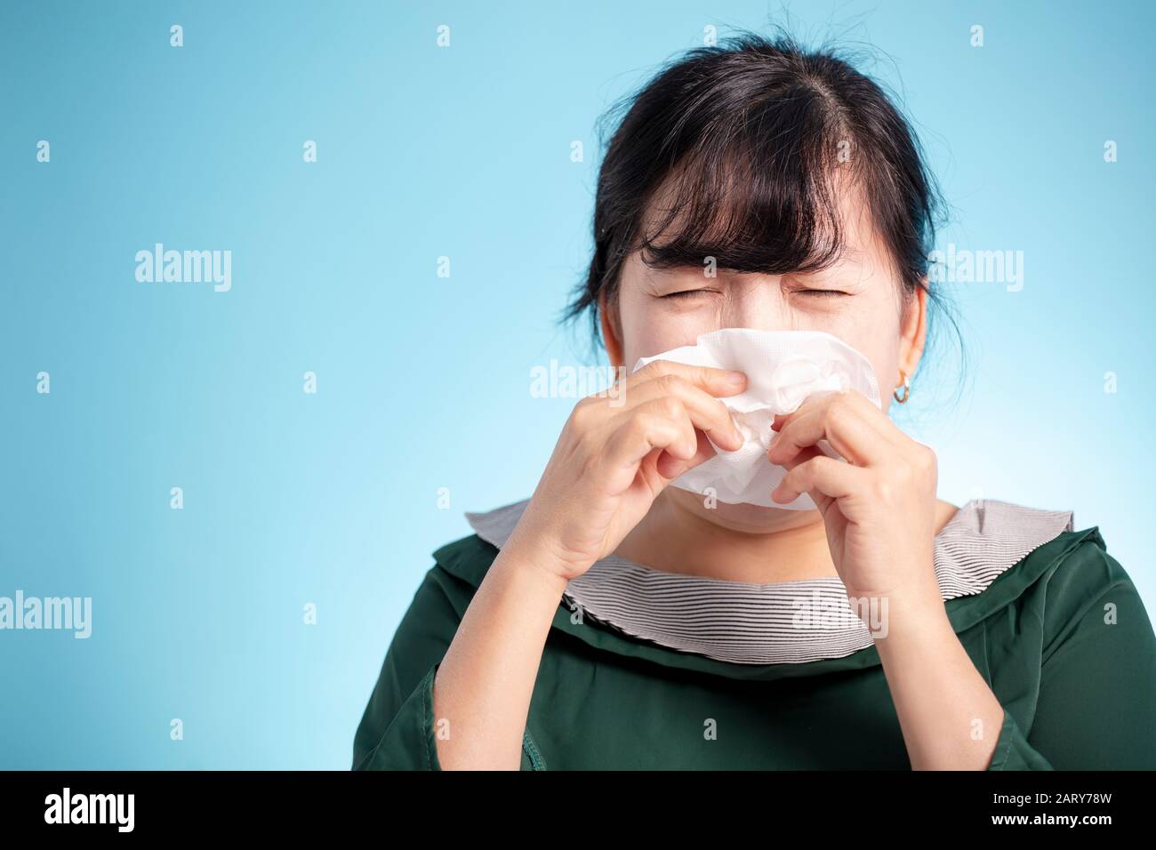 woman got nose allergy and flu Stock Photo - Alamy