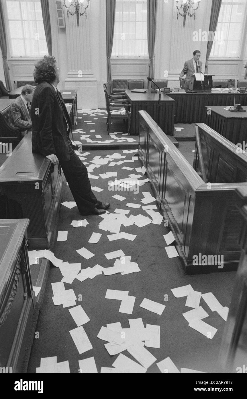 University students debate Black and White Stock Photos & Images - Alamy