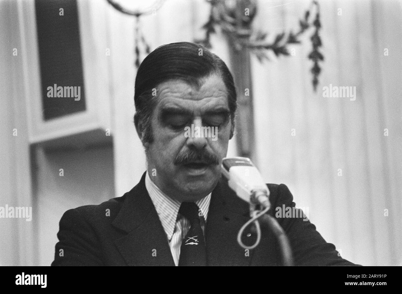 Second Chamber, Defence; Ploeg (VVD) Date: January 20, 1976 Keywords ...