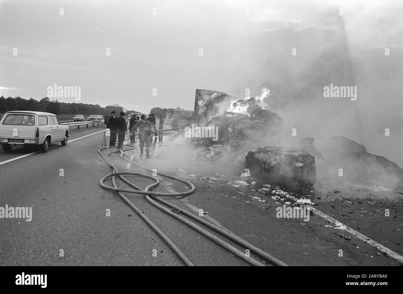 Truck with cotton on the road Arnhem Utrecht Date: 19 October 1971 ...