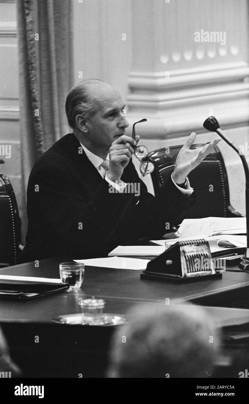 Response questions Black and White Stock Photos & Images - Alamy