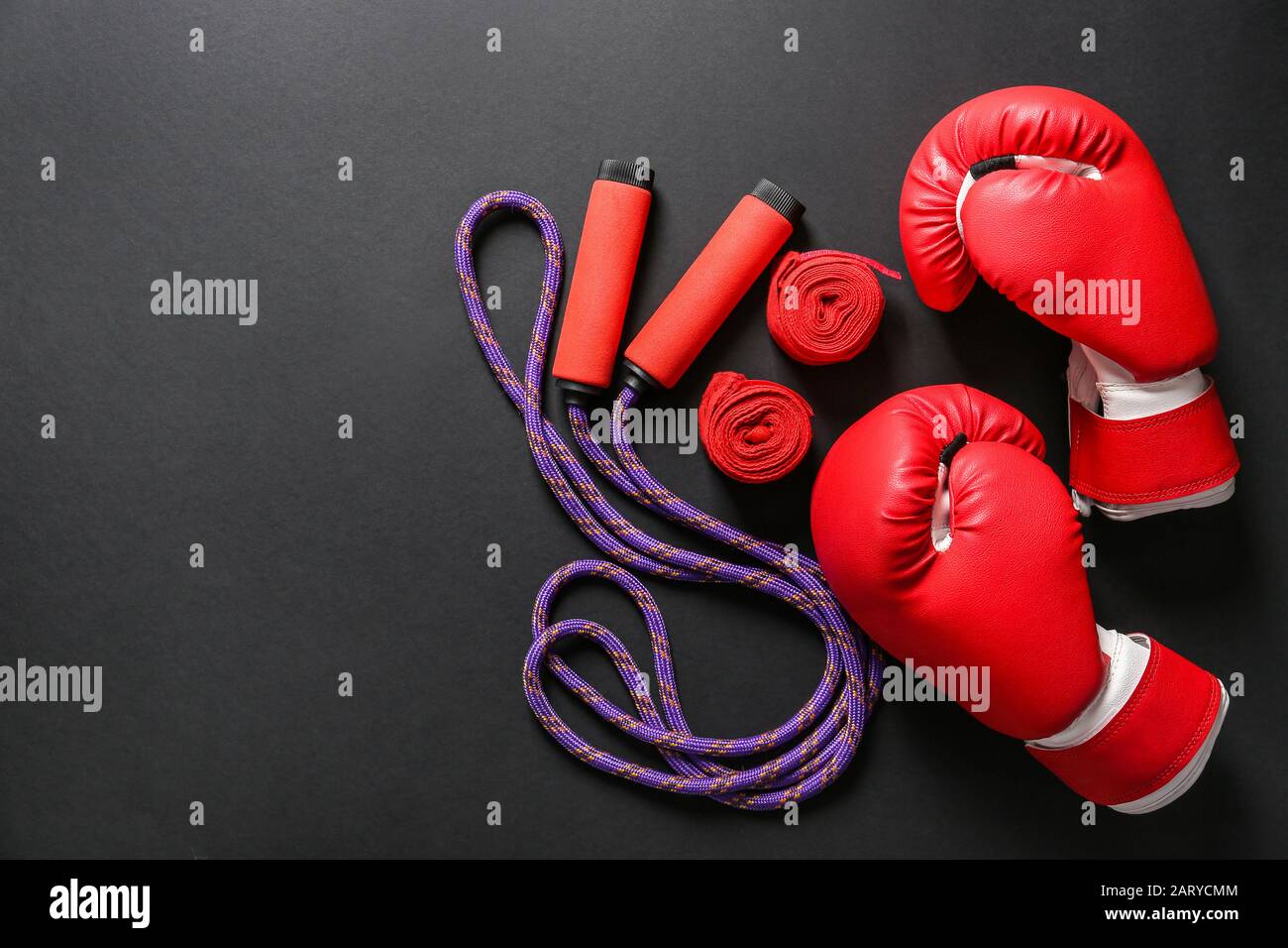 Professional boxer jumping rope hi-res stock photography and images - Alamy