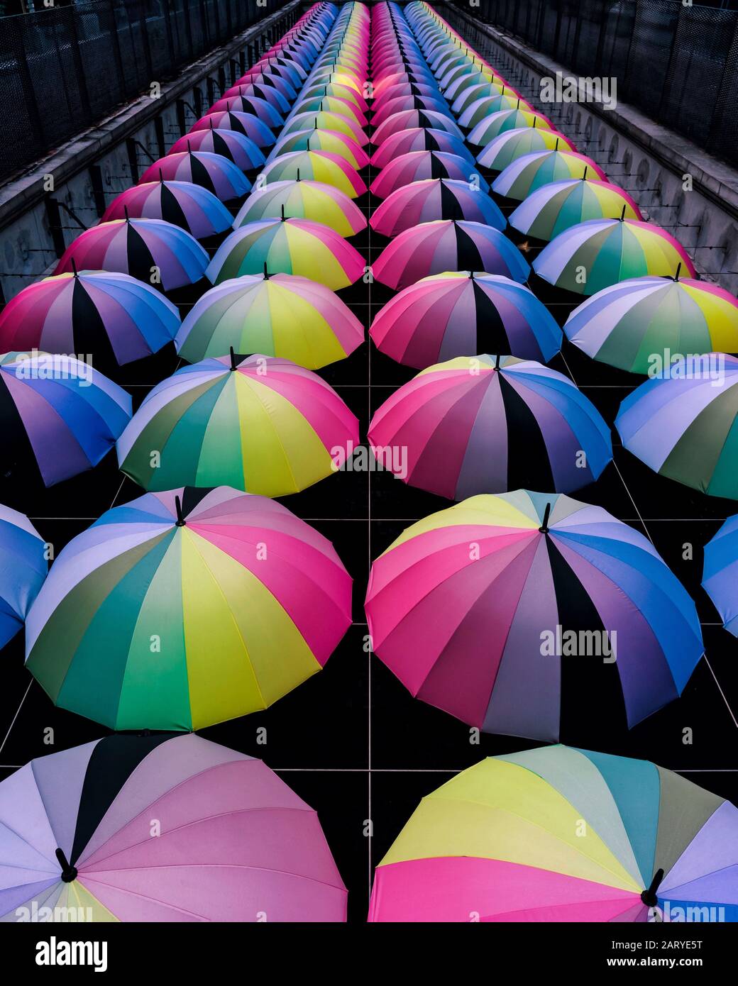 Multiple umbrellas hi-res stock photography and images - Alamy