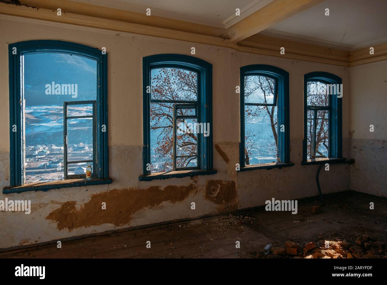 Interior of messy dirty room at old abandoned building Stock Photo - Alamy