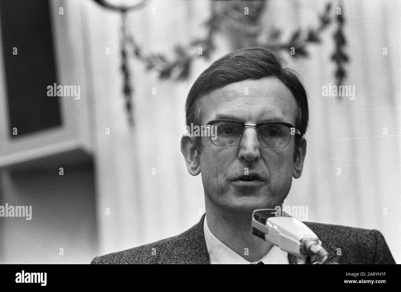 Second Chamber Defence Budget; W. Drees, minister Vredeling, minister ...