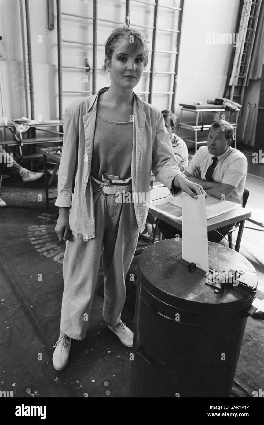 1986 elections hi-res stock photography and images - Alamy