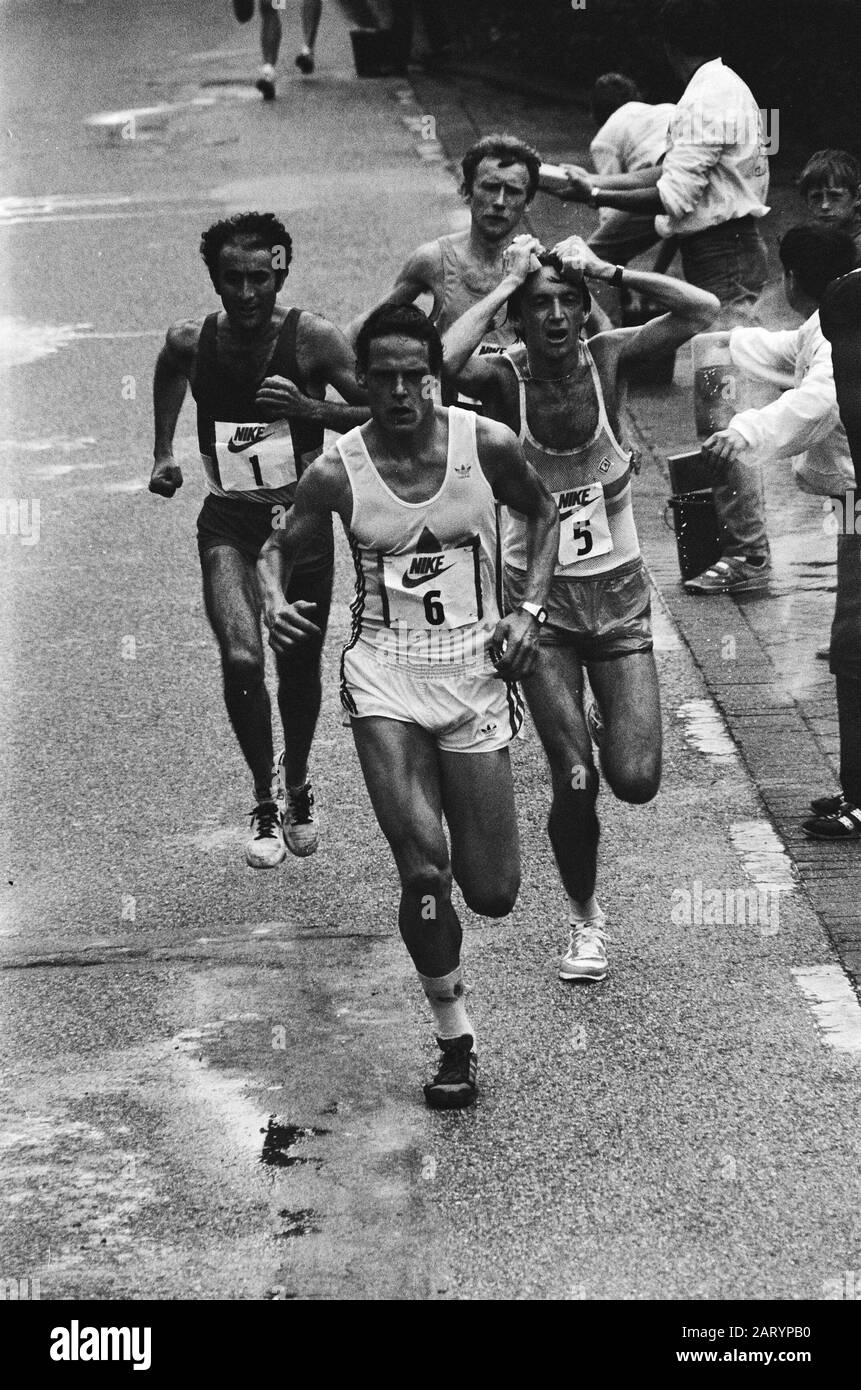 Second Rotterdam marathon; from l.n.r. Rodolfo Gomez (no. 1) Gerard ...