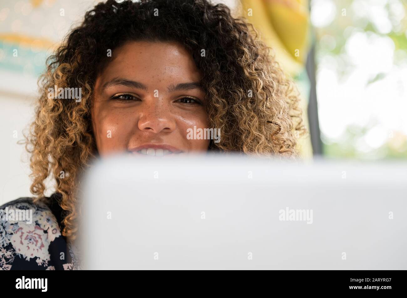 Woman behind hi-res stock photography and images - Alamy