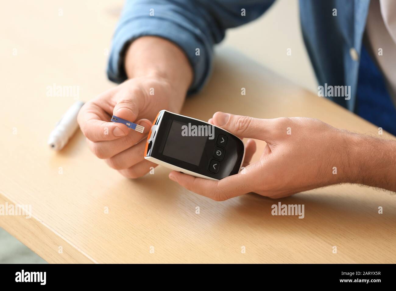 Medic checking insulin level hi-res stock photography and images - Alamy
