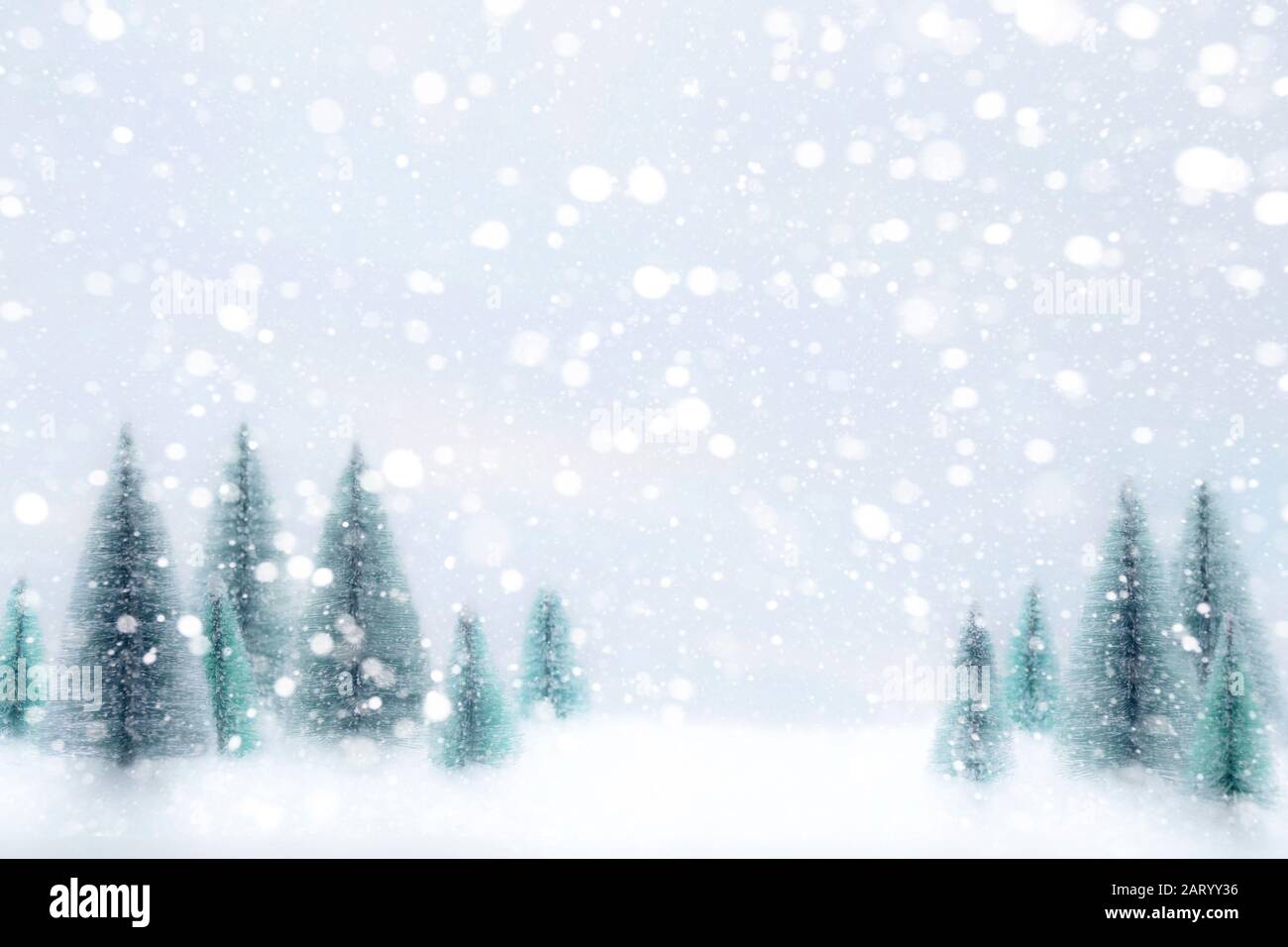 Falling christmas tree hi-res stock photography and images - Alamy