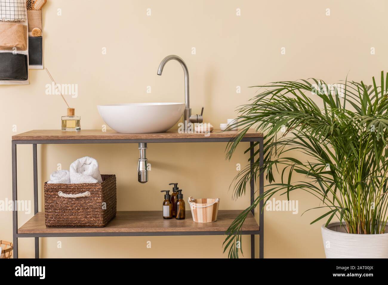 Interior of modern comfortable bathroom Stock Photo - Alamy