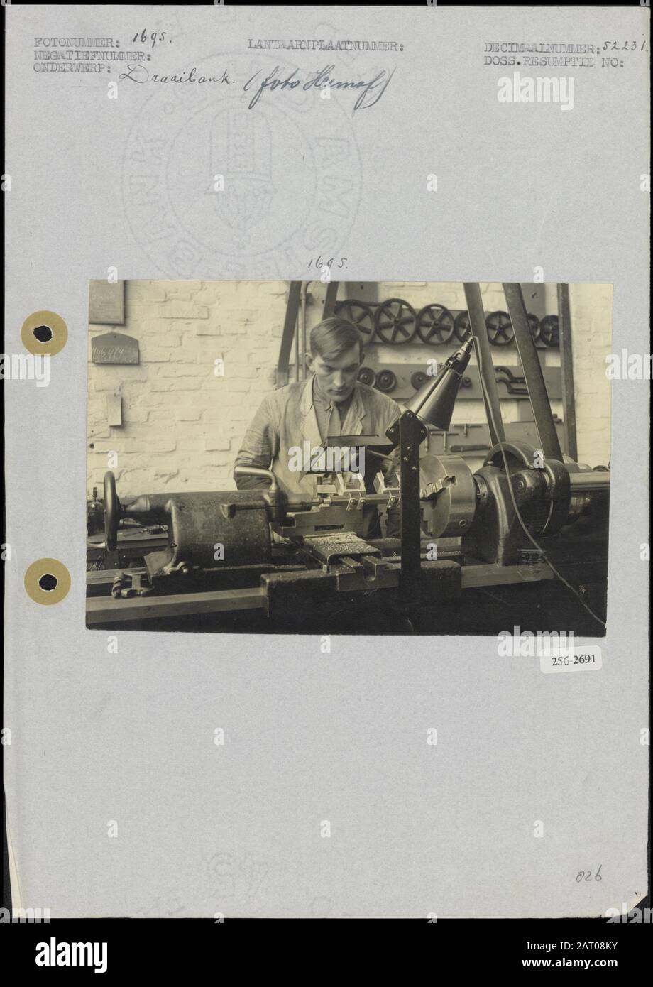 Lathe at the Heemaf at Hengelo Date: undated Location: Hengelo ...