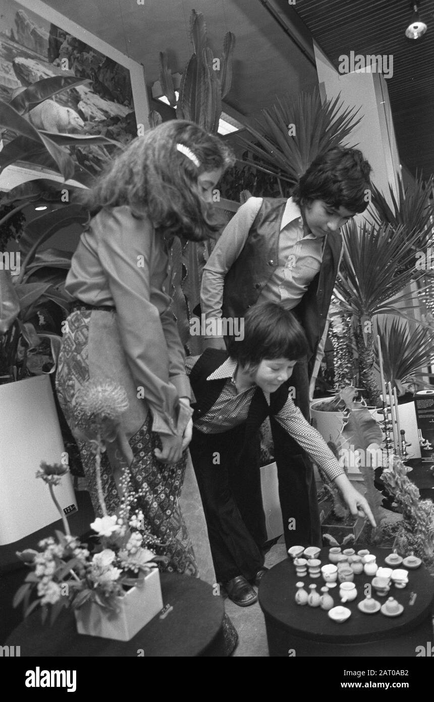 Mardy children's fashion Three children show the clothes Date: 7 ...