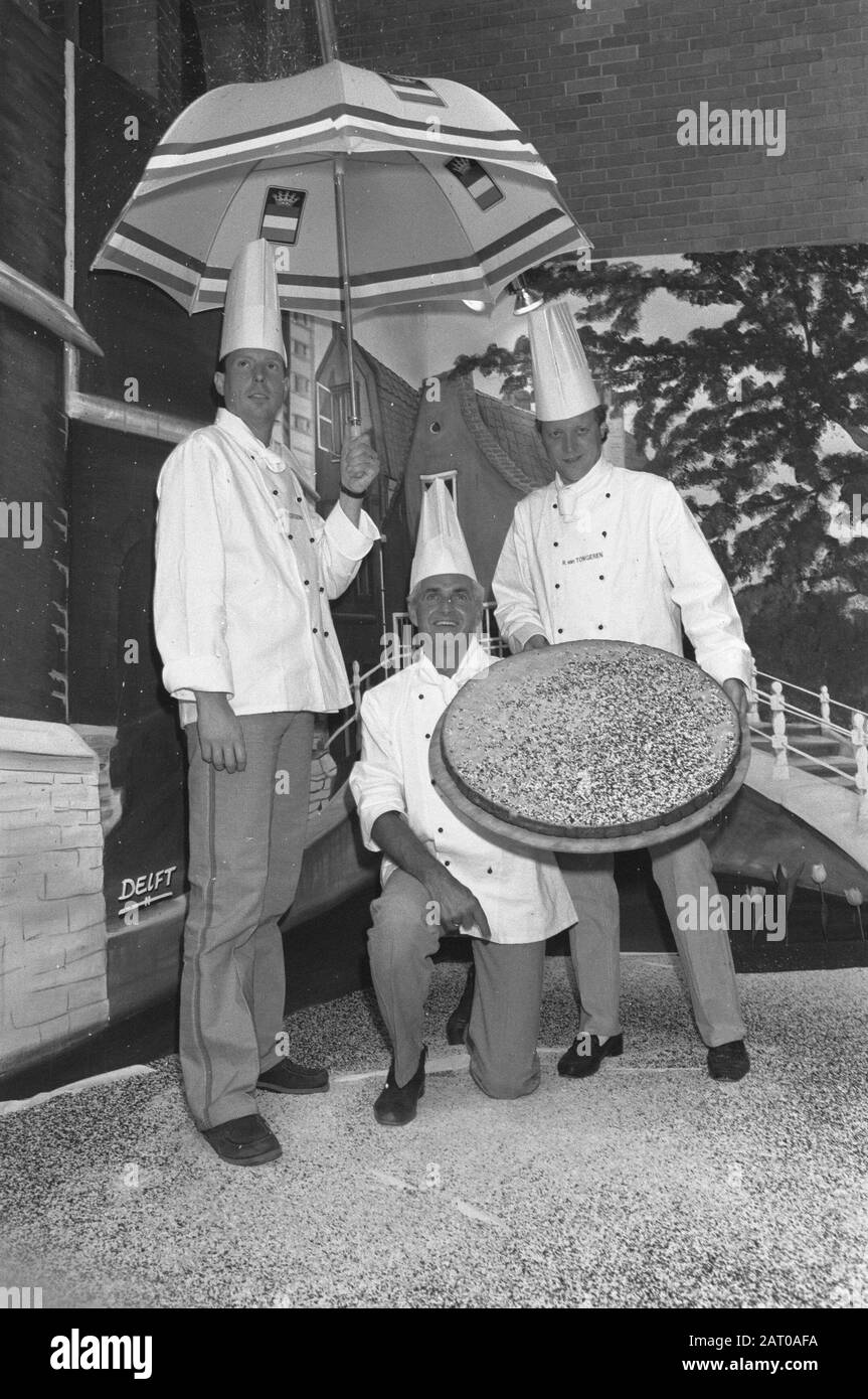 Lunch at a fair Three cooks posing with a dish Date: June 12, 1989 ...